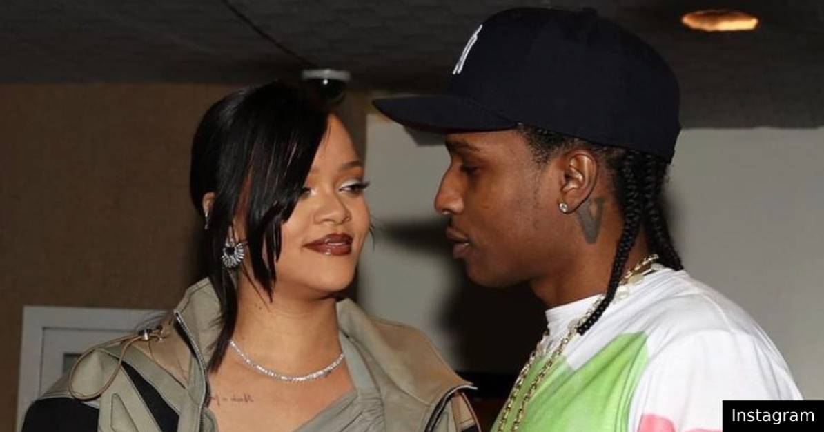 Rihanna mostra o filho pela primeira vez